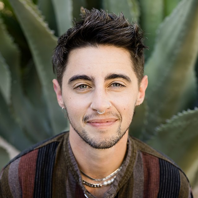 grey perry - Manhattan Alternative